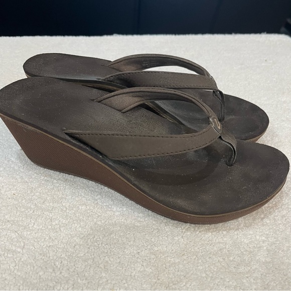 OluKai | Shoes | Olukai Pio Lua Brown Platform Wedge Flip Flop Sandal 7 ... OluKai | Shoes | Olukai Pio Lua Brown Platform Wedge Flip Flop Sandal 7 ...